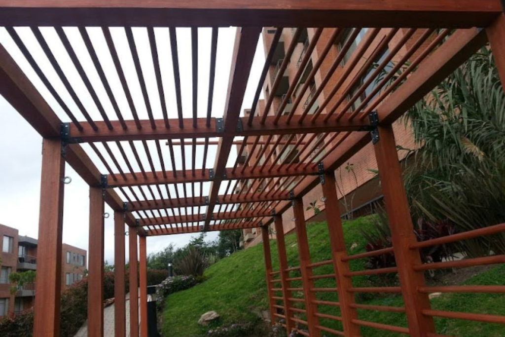 Pergola En Madera | Maderas y Laminas Especiales