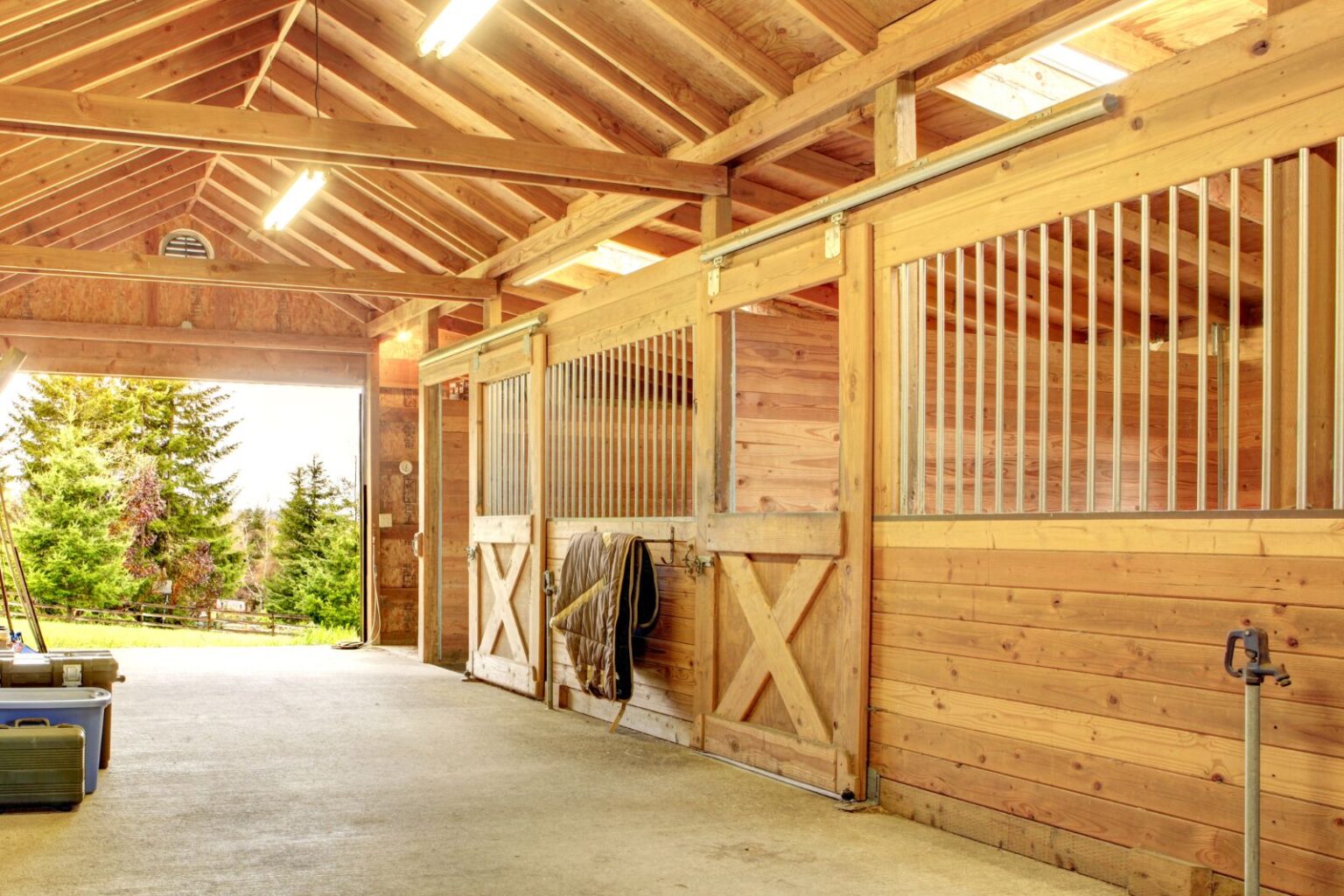 Fabricaci n Caballerizas En Madera Maderas Y Laminas Especiales
